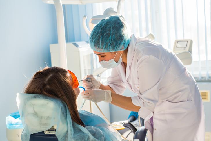 Costo pulizia denti - Da cosa dipende e info sui prezzi Costo pulizia denti - Da cosa dipende e info sui prezzi